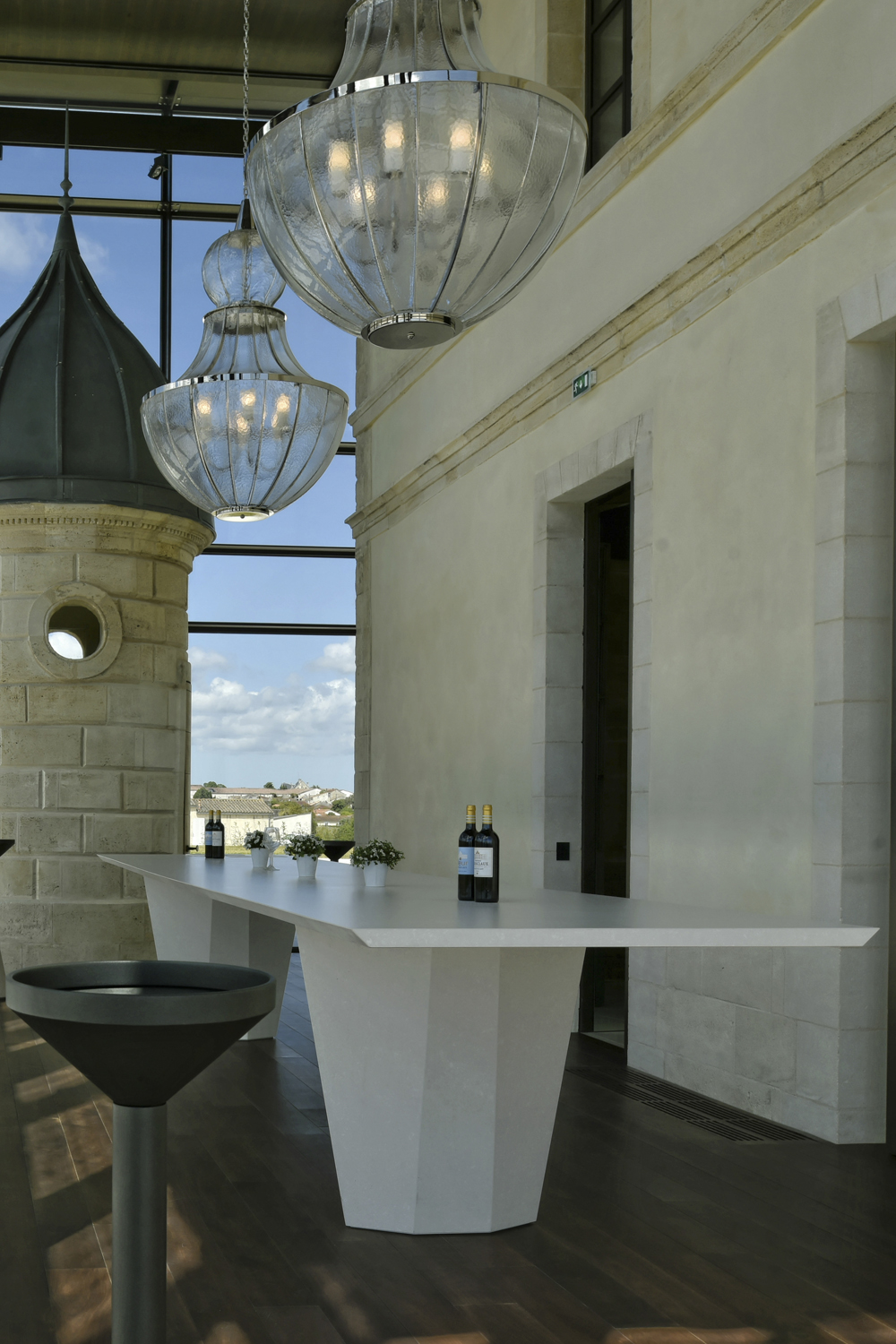 Tables – Victoria Wilmotte