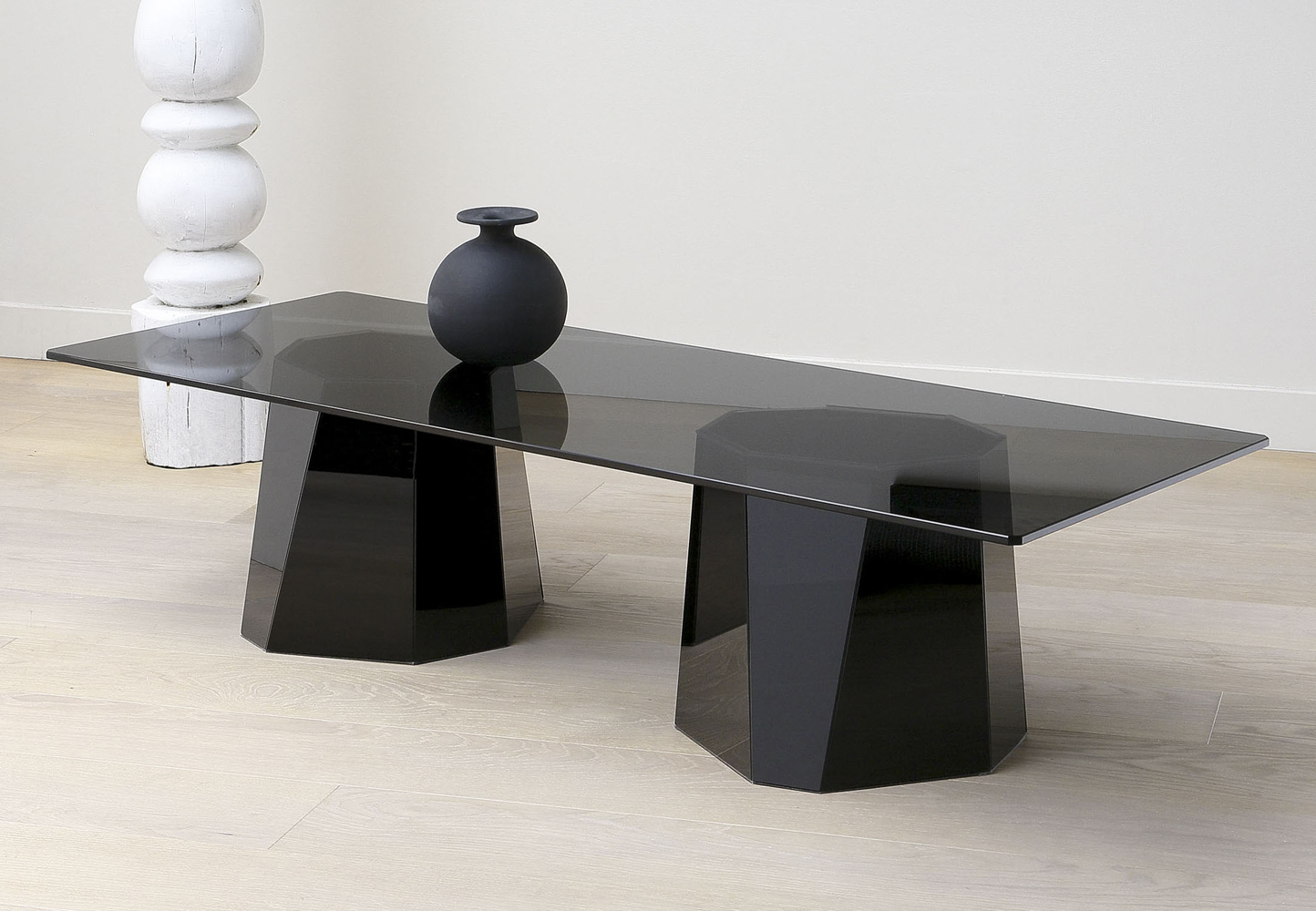 Tables – Victoria Wilmotte